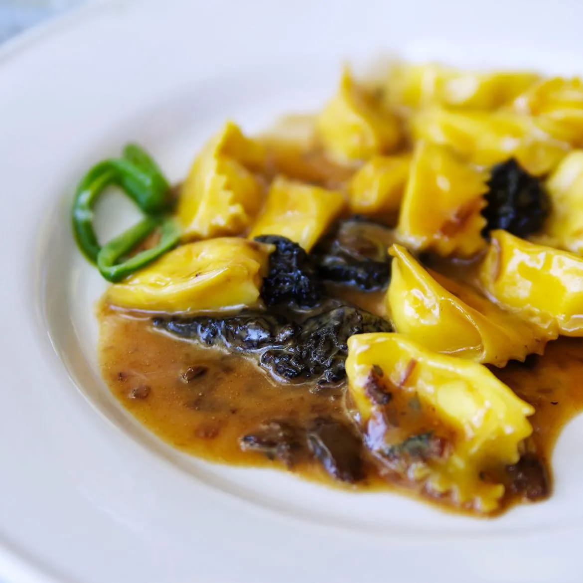 Plin Ravioli with Roast Sauce | The recipes of AIA